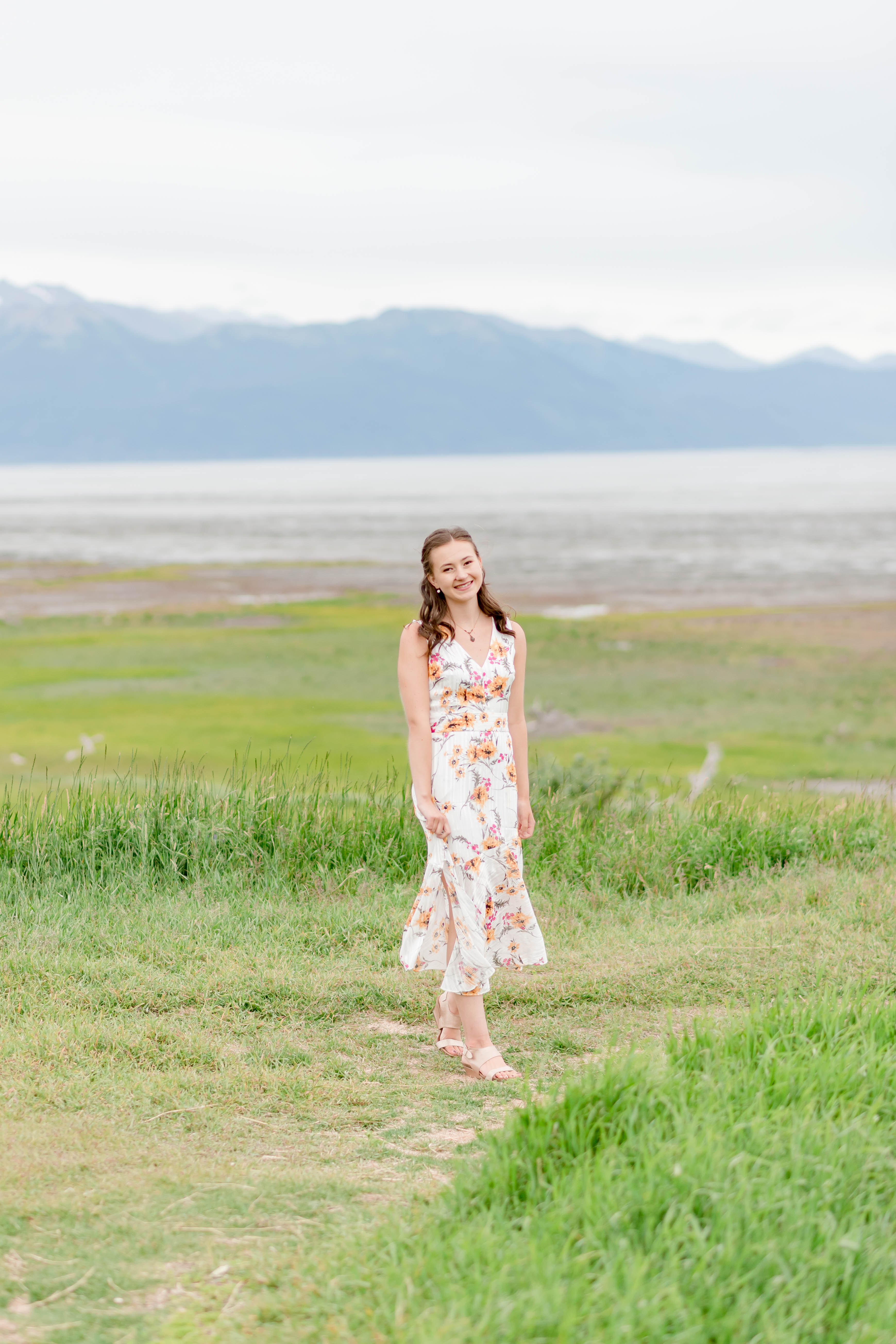 Zoe’s Alaska Destination Senior Portraits | captured-blog.com