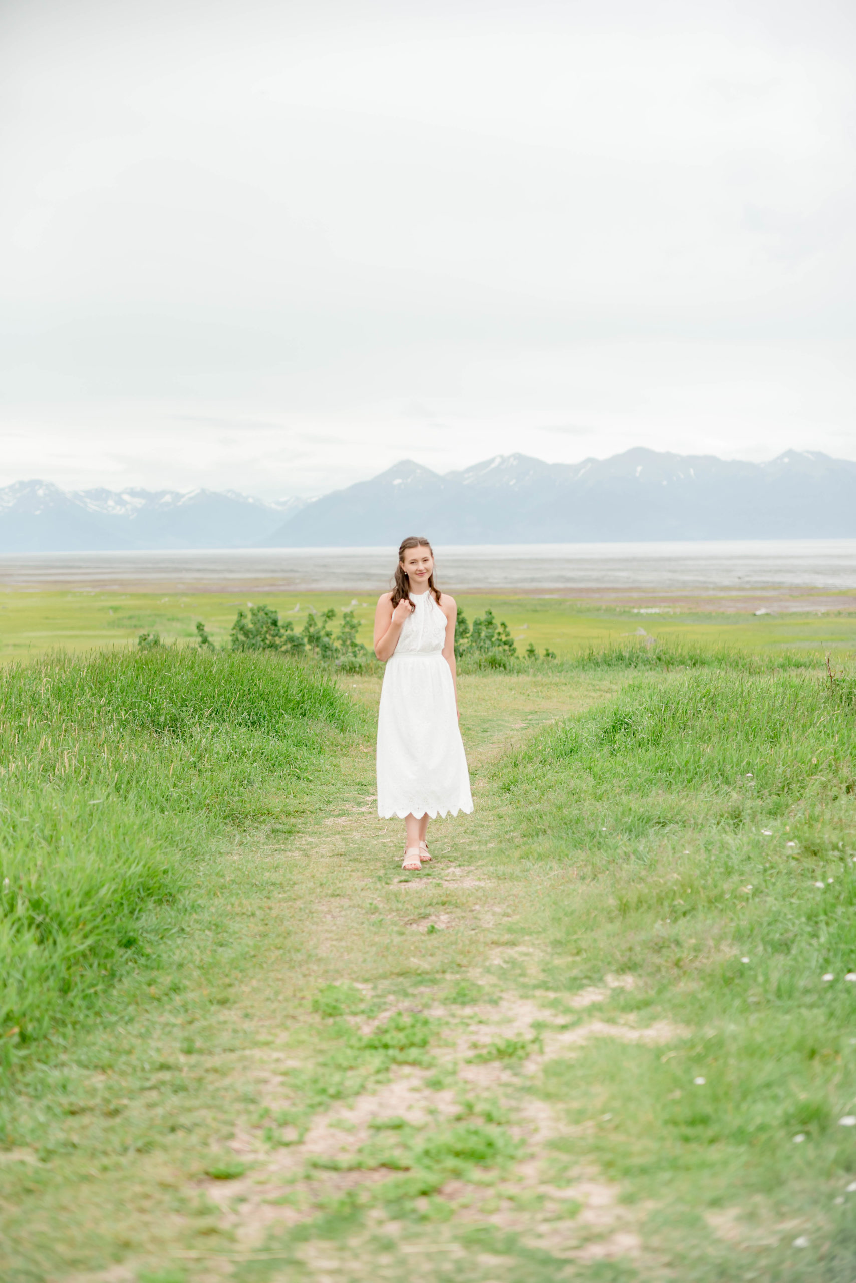 Zoe’s Alaska Destination Senior Portraits | captured-blog.com